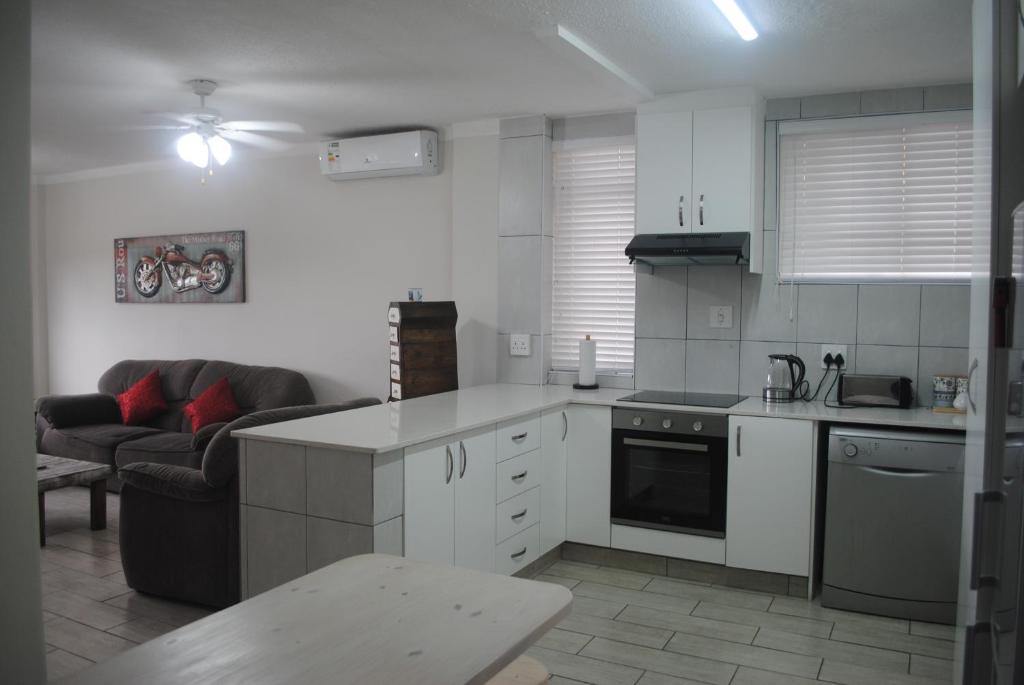 Capri Amamzitoti Holiday Flats in Amanzimtoti - Welcome