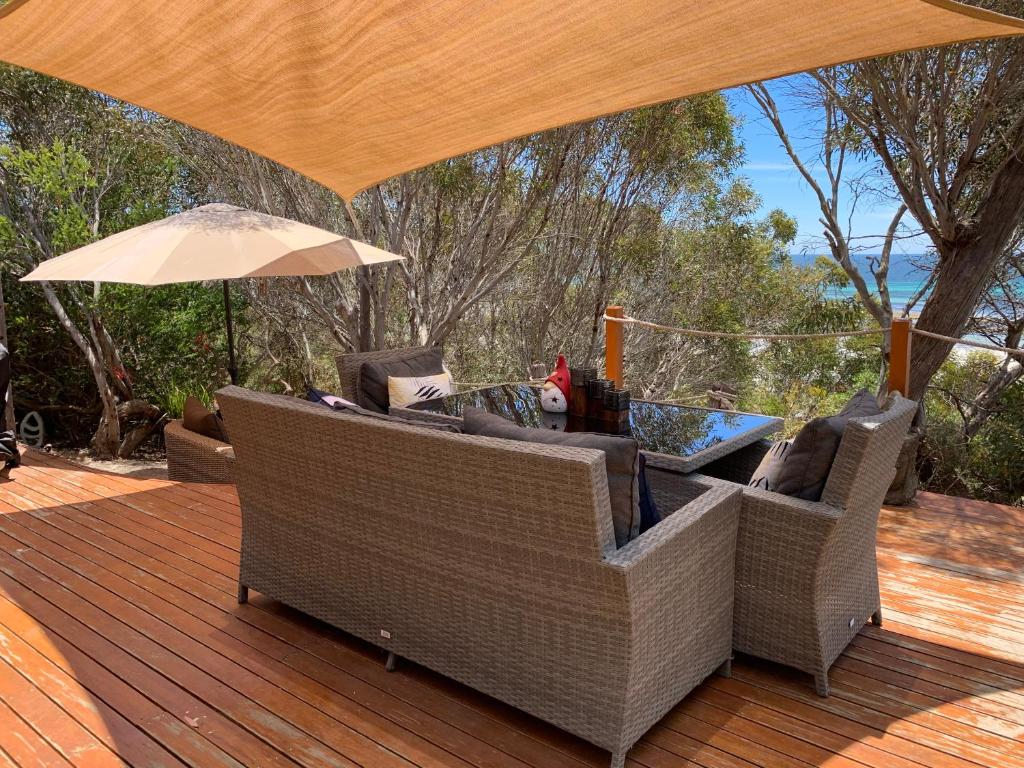 Rumah Pantai Holiday Home in Emu Bay - Welcome