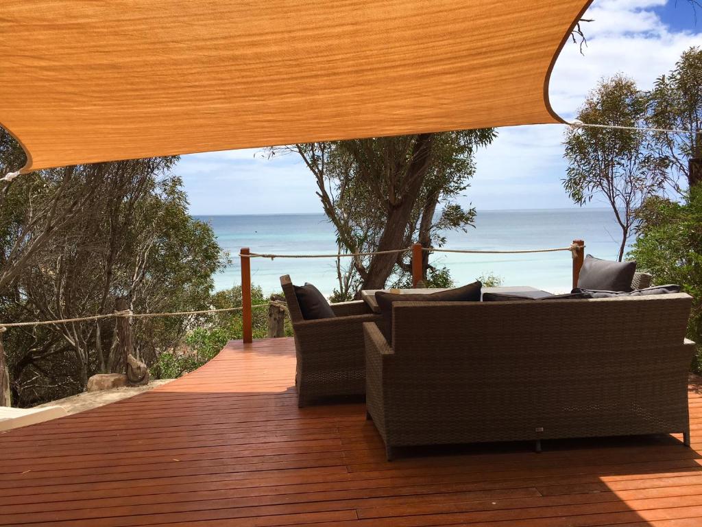 Rumah Pantai Holiday Home in Emu Bay - Welcome